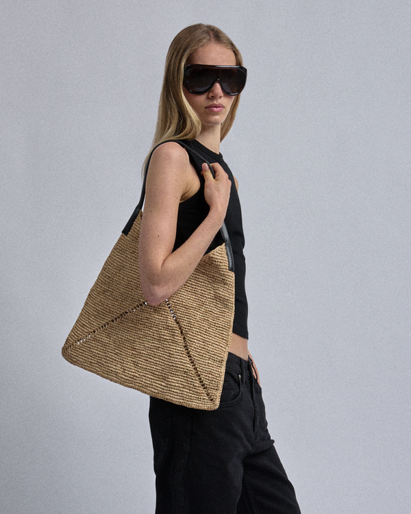 TRIANGLE STRAW in natural – ELAREE STUDIO